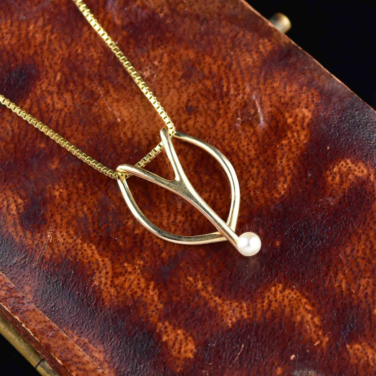 14K Gold Pearl Horseshoe Slider Pendant Necklace – Boylerpf