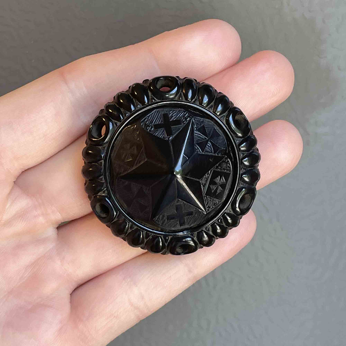Carved Whitby Jet Victorian Mourning Brooch – Boylerpf