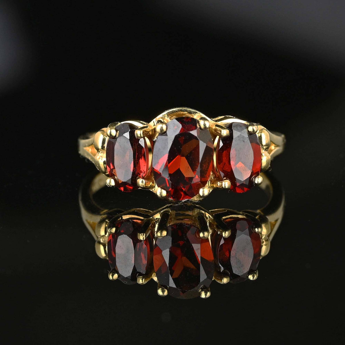 Vintage Gold Trilogy Three Stone Garnet Ring – Boylerpf