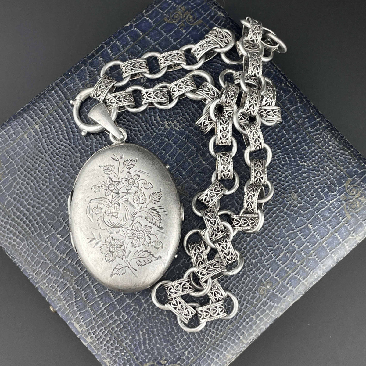 Antique Silver Victorian Book Chain Collar Necklace and Floral Engrave ...
