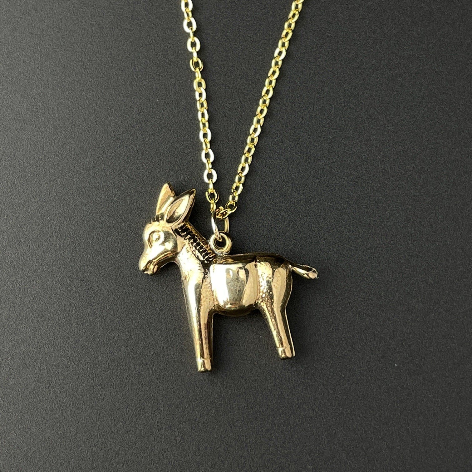 Vintage Gold Puffy Donkey Charm Pendant Necklace – Boylerpf